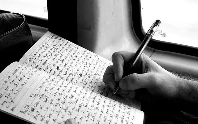 ¿Cómo hacer un libro? ¡Para principiantes! (13 Consejos unicos y más)