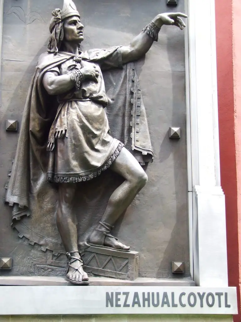 +15 Poemas aztecas más emblemáticos - ¡Traducidos al español!